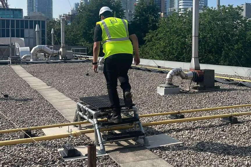 Rooftop Crossover Platform - Lighthouse Safety