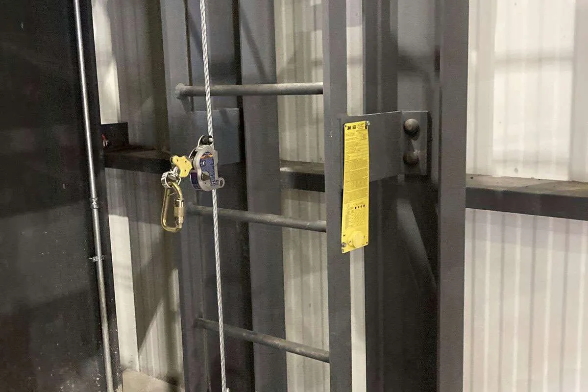 Vertical Lifeline - Lighthouse Safety